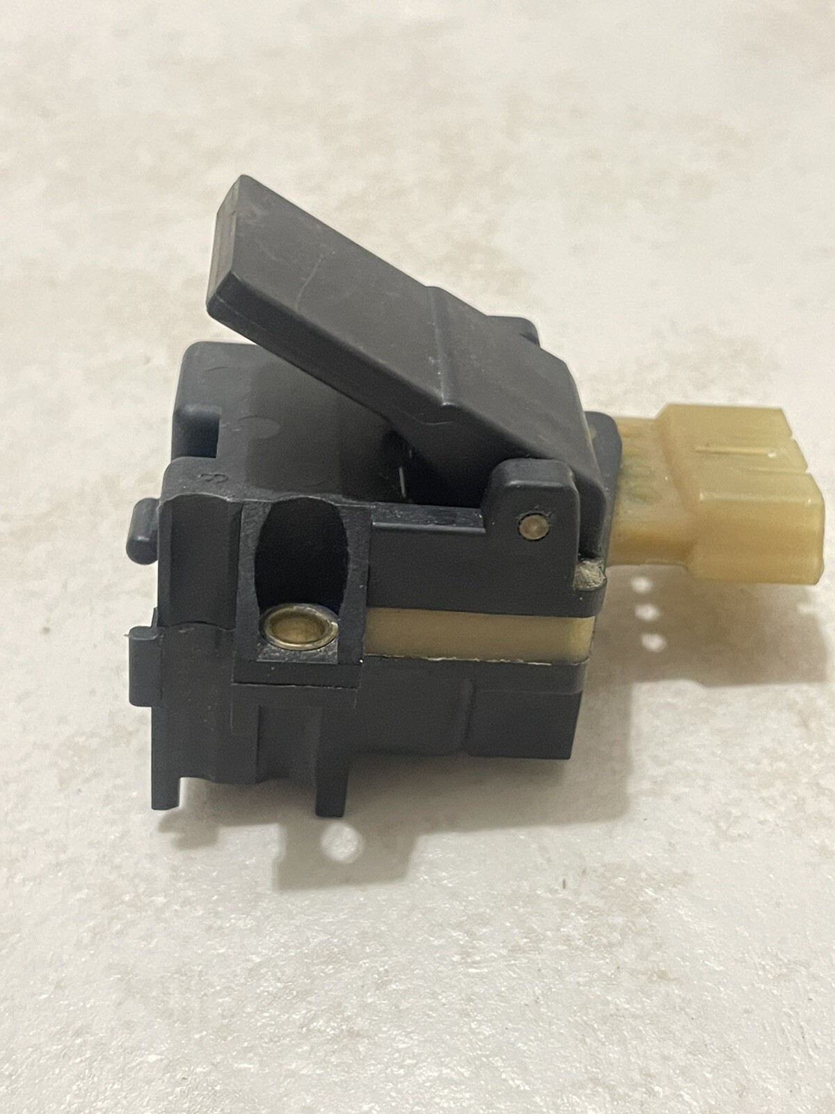 89-02 Cadillac Power Trunk Lid Hatch Pull Down Motor 5-Pin Relay Switch ...