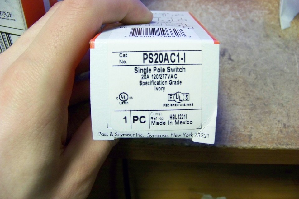 NEW Pass & Seymour Legrand Heavy Duty Toggle Switch PS20AC1-I 1P 20A ...