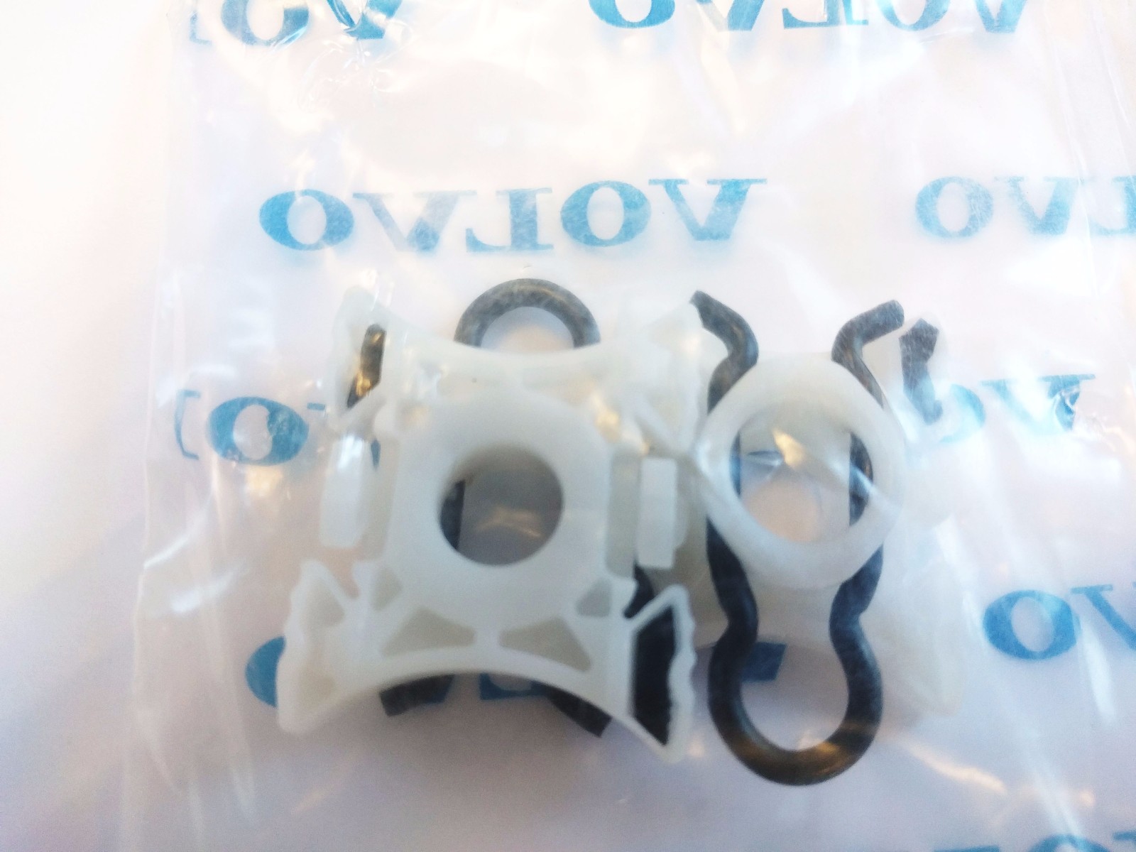 Volvo Power Window Regulator & Door Panel (Beige) Repair Kit 3509416 ...