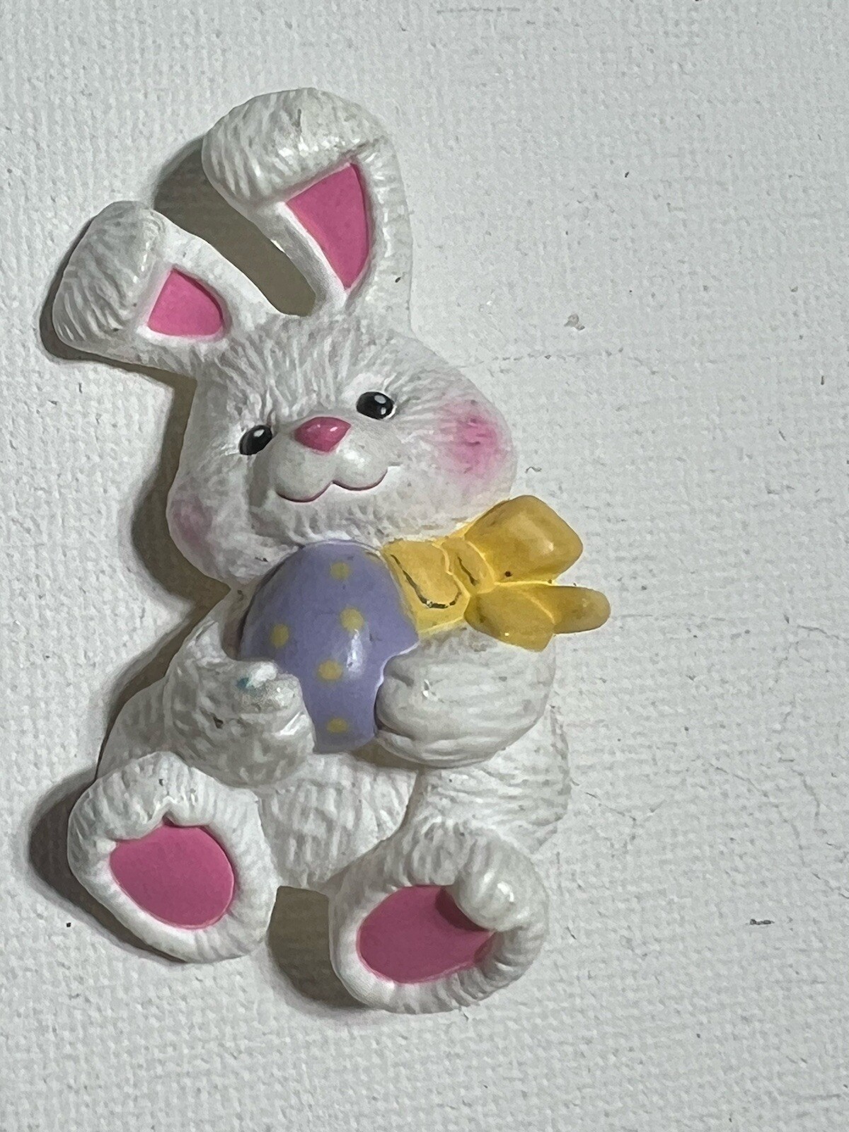 Vintage Easter Bunny rabbit plastic Pin Brooch Costum… - Gem