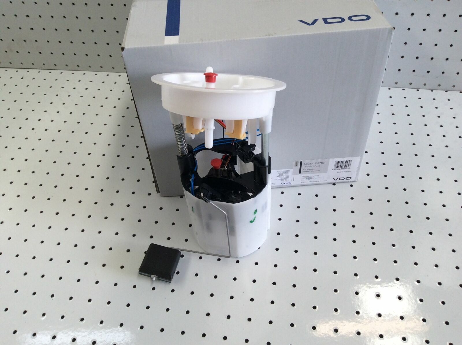 GENUINE FUEL PUMP ASSEMBLY BMW 1 SERIES N34 N46 2003-2012 116i 130i ...