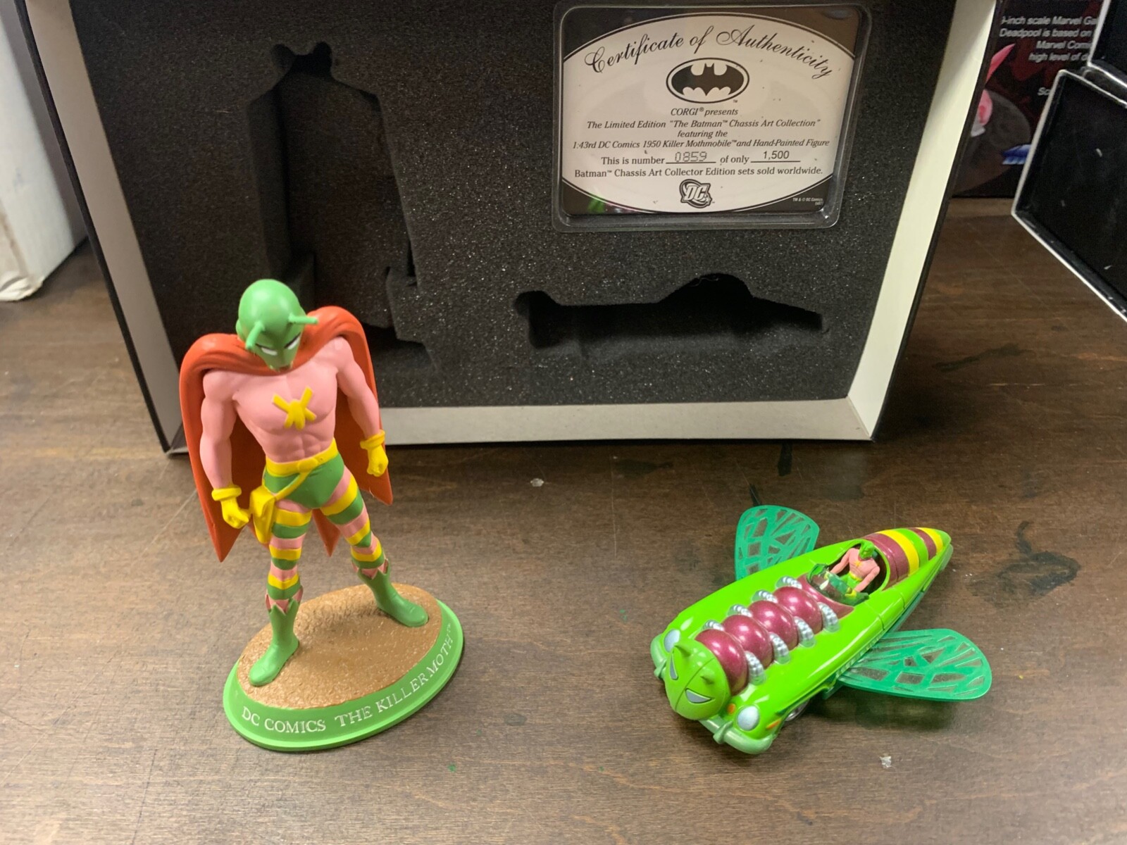 Corgi The Batman's Mothman with Car: Chassis Art Collection : 1:43 DC ...