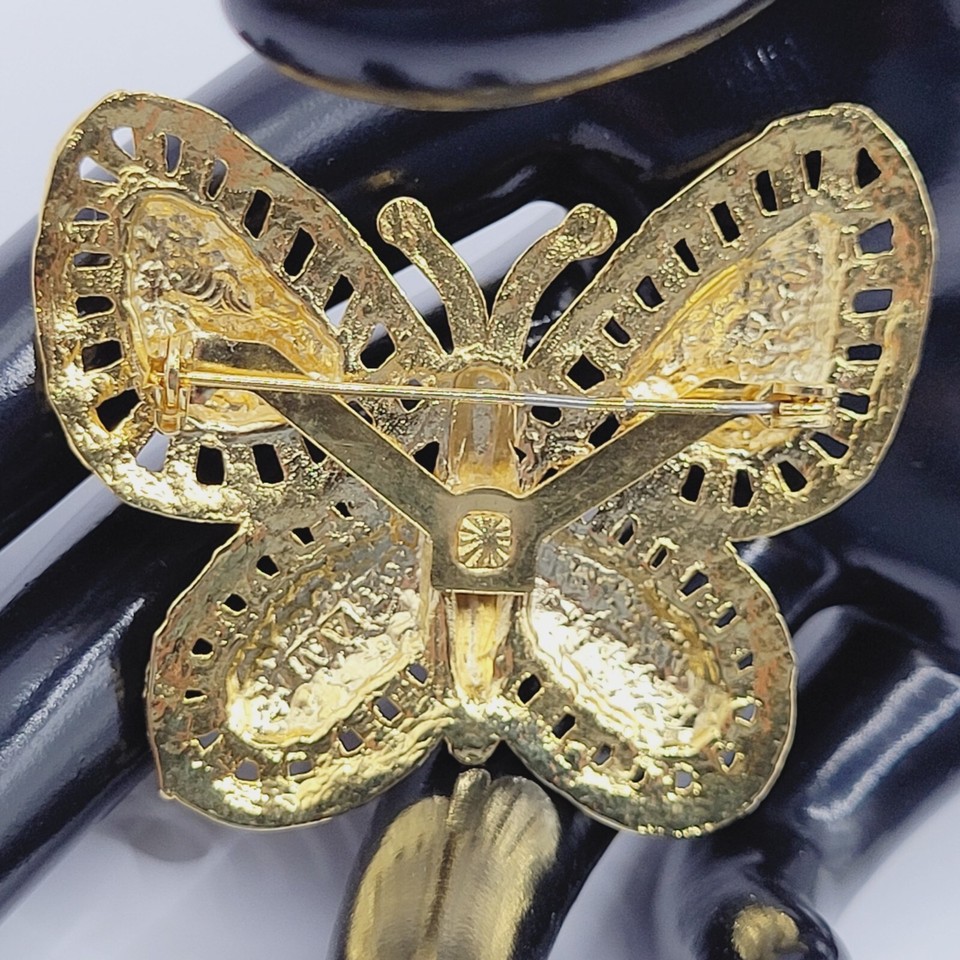 AAI Elegant Simple and Classy Vintage Gold Tone Metal BUTTERFLY Brooch ...