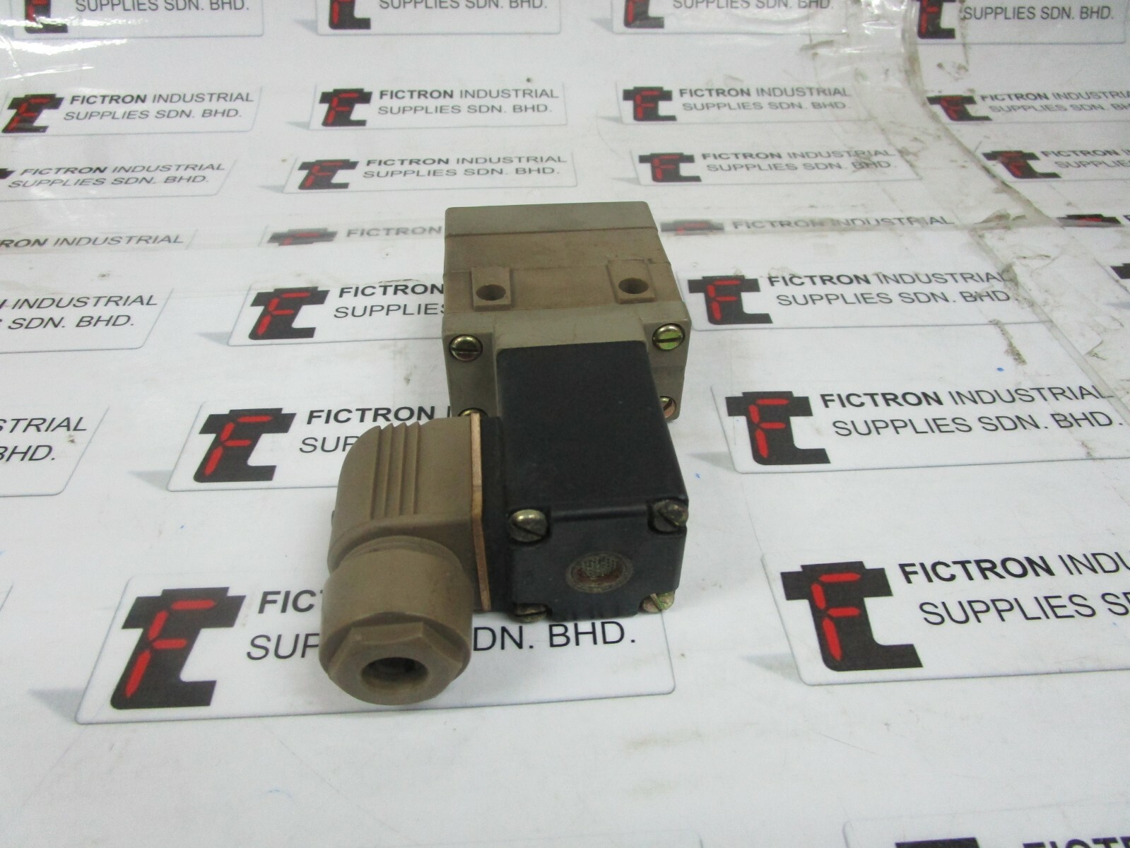 NEW SURPLUS 1PCS 042400D 0413 G 6,0 NBR PA G1/4 PN1-10bar 110V 50-60Hz ...