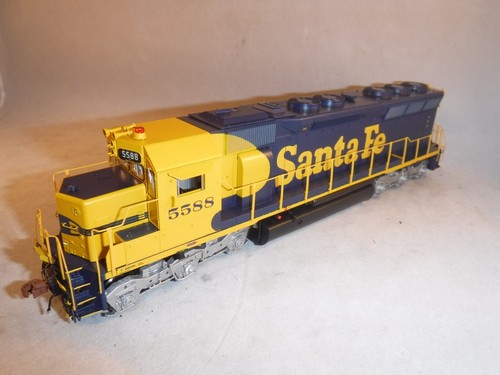 Scale Trains HO ATSF EMD SD45 Ph 1b1 Ylw Bonnet 1970s #5588 DCC-ESU Lok ...