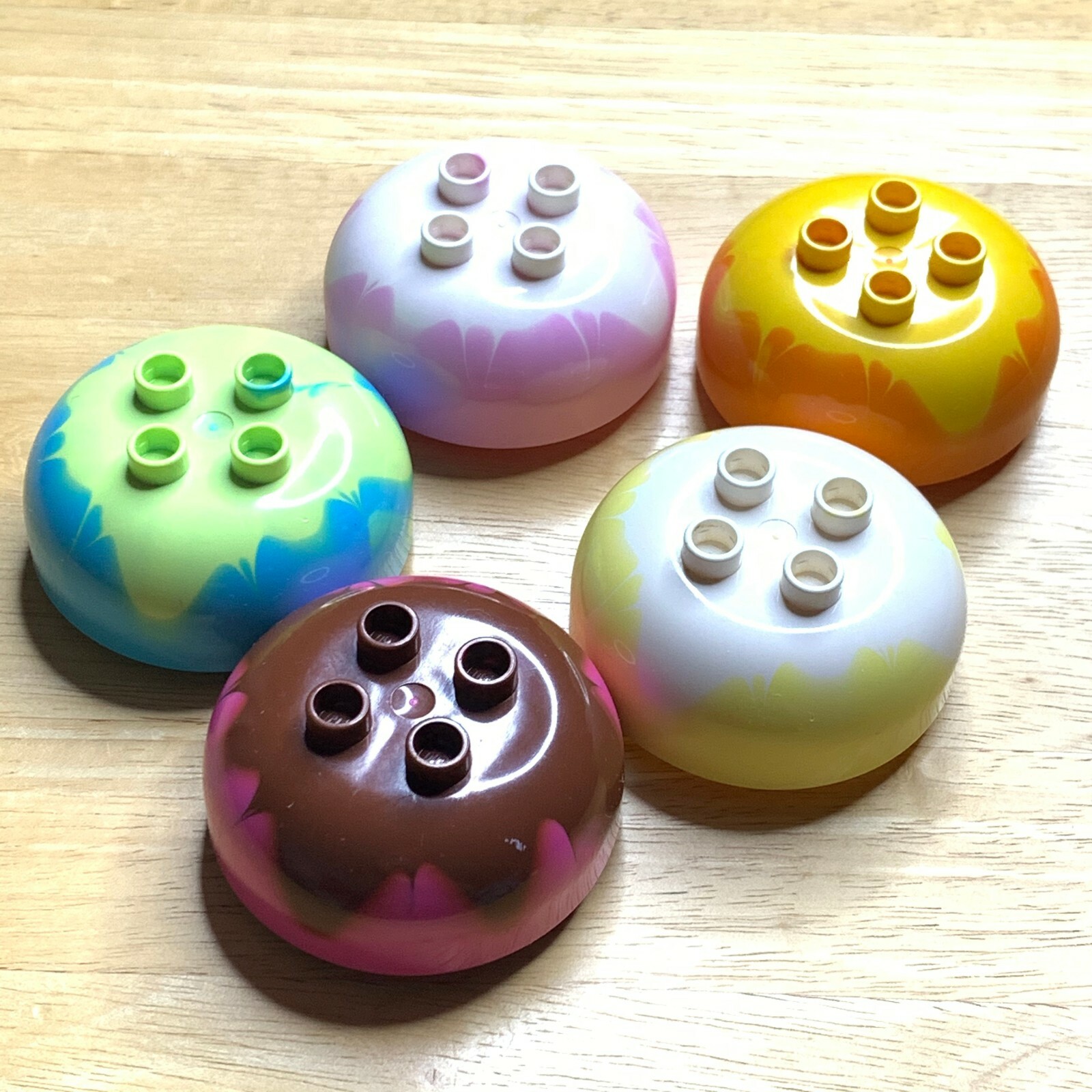 LEGO DUPLO Brick Round 4 x 4 Marbled Part 98220 Dome Top 2x2 Studs ...