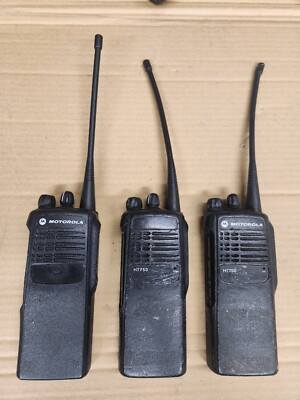 MOTOROLA HT750 TWO WAY RADIO RADIO UHF 403-470 MHz AAH25RDC9AA2AN PARTS ...