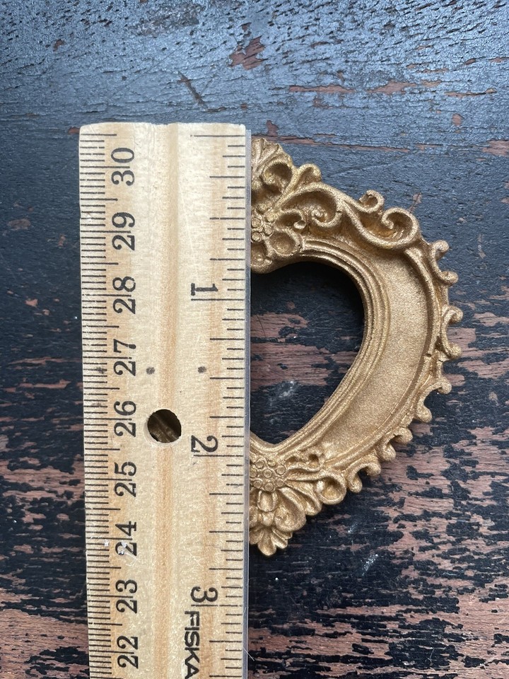 Small Gold Heart Frame Vintage Style Antique Gold Heart Frame Victorian ...