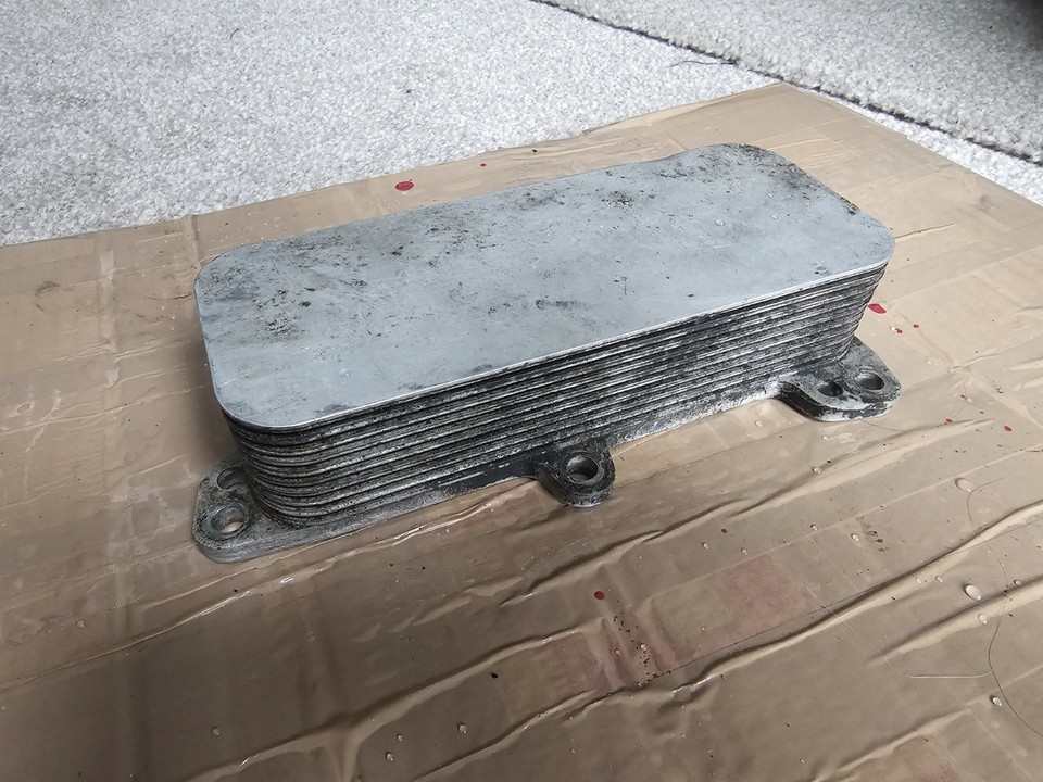 Engine Oil Cooler For VW Transporter/Multivan T5 MK5 V VW Touareg 2.5 ...
