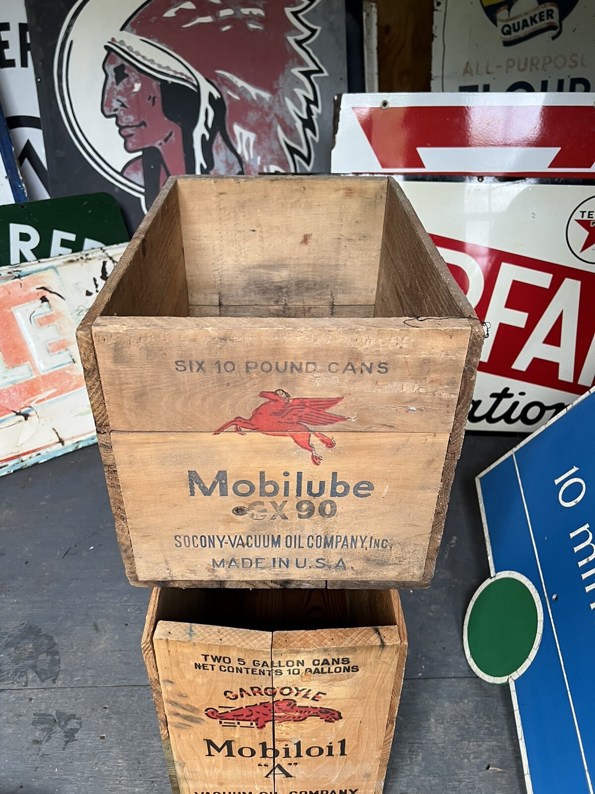 VINTAGE ORIGINAL GAS OIL ADVERTISING WOOD CASE Socony Mobilube Cans ...
