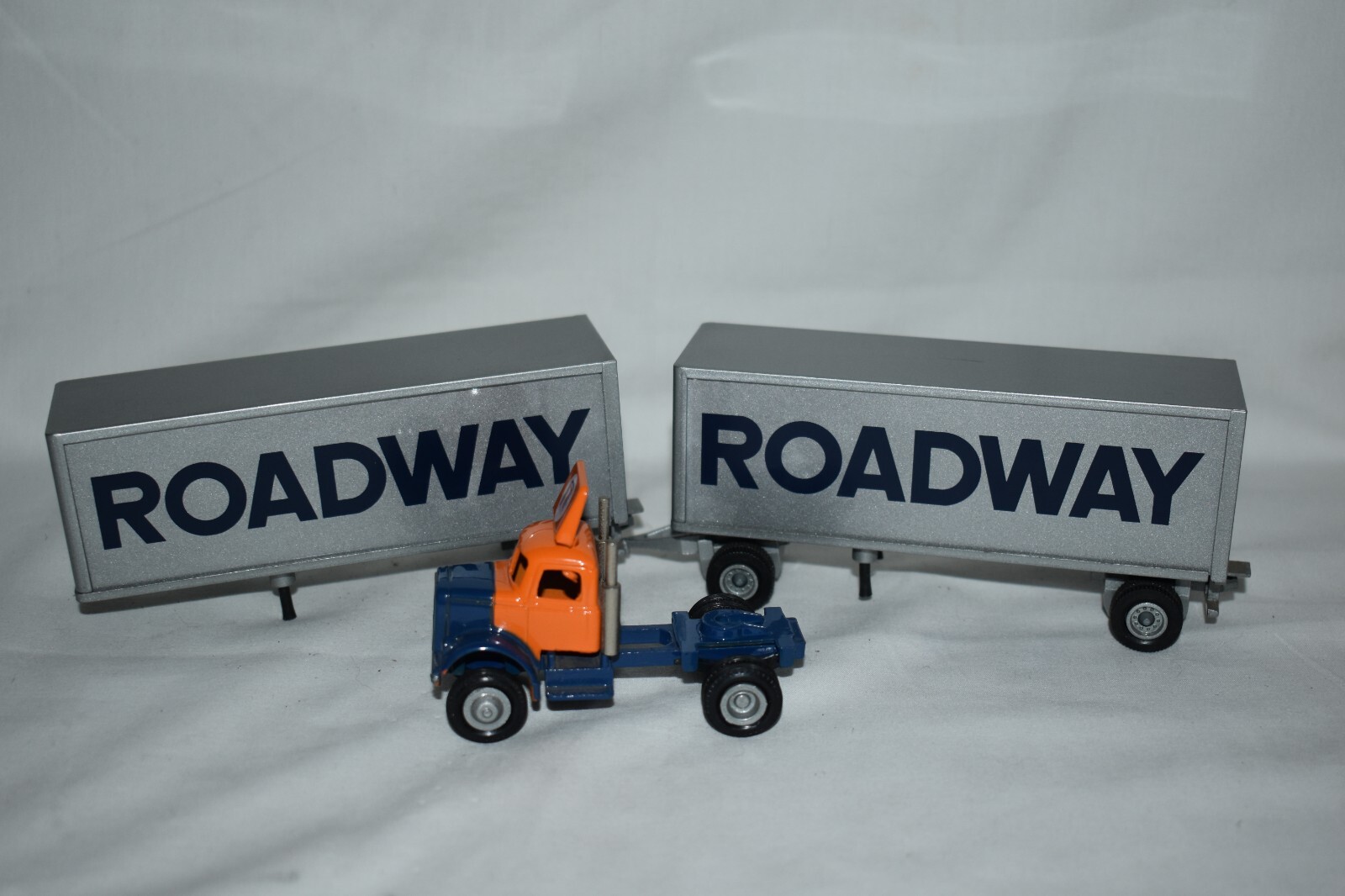 Winross 1:64 Roadway Semi Tractor W/Double Trailers 1985 | eBay