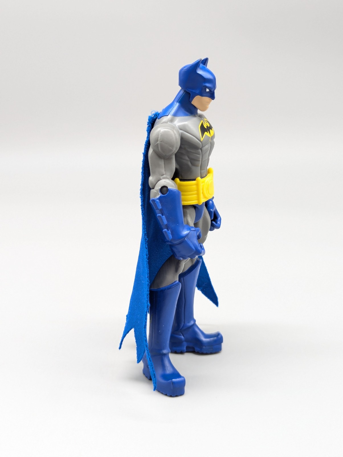 DC Comics 2011 Batman Lava Mission Robin & Batman Strike Shield Action ...