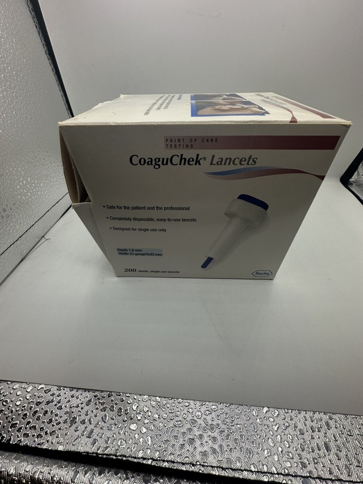 Roche CoaguChek XS Blood Coagulation Meter with Test Strips and Lancets ...