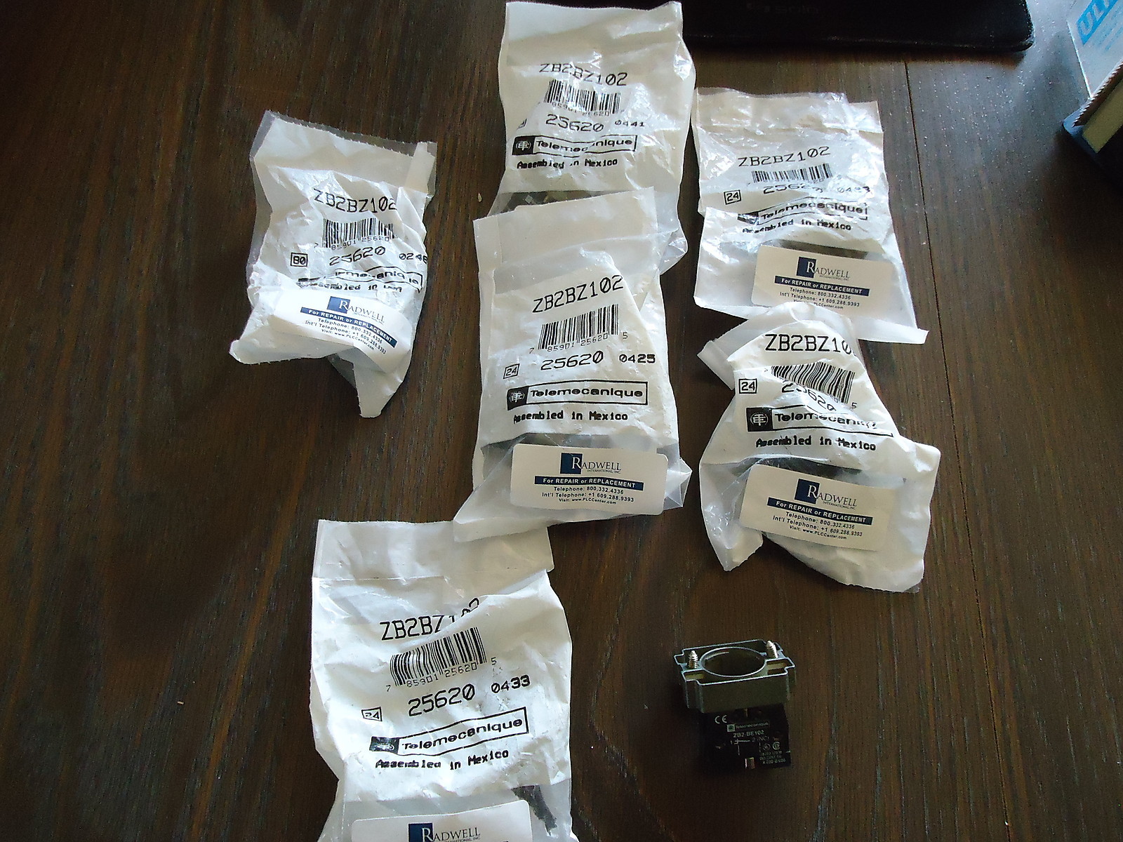 6 NEW TELEMECANIQUE ZB2BZ102 | eBay