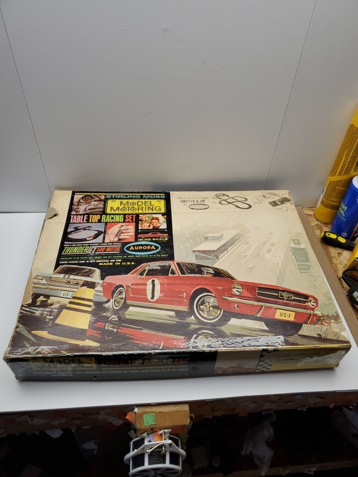 AURORA T-JET 1643 Model Motoring HO Scale Slot Car Race with Extras | eBay