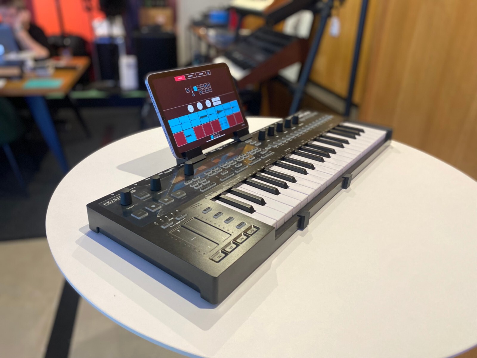 Stand Holder for Arturia KeyStep Pro Attach Your tablet IPAD ...