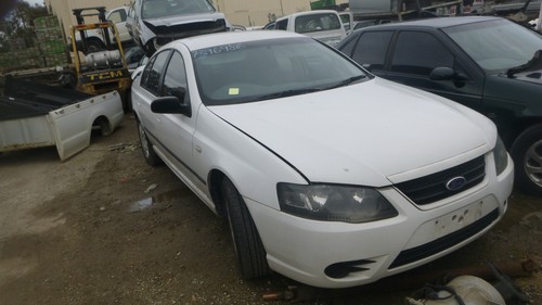 FORD BA / BF FALCON SEDAN LEFT REAR DRIVESHAFT WITH HUB 28 SPLINE 09/02 ...