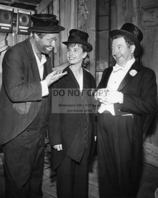 CAROL SYDES & FRANK McHUGH "THE RED SKELTON SHOW" - 8X10 PUBLICITY ...