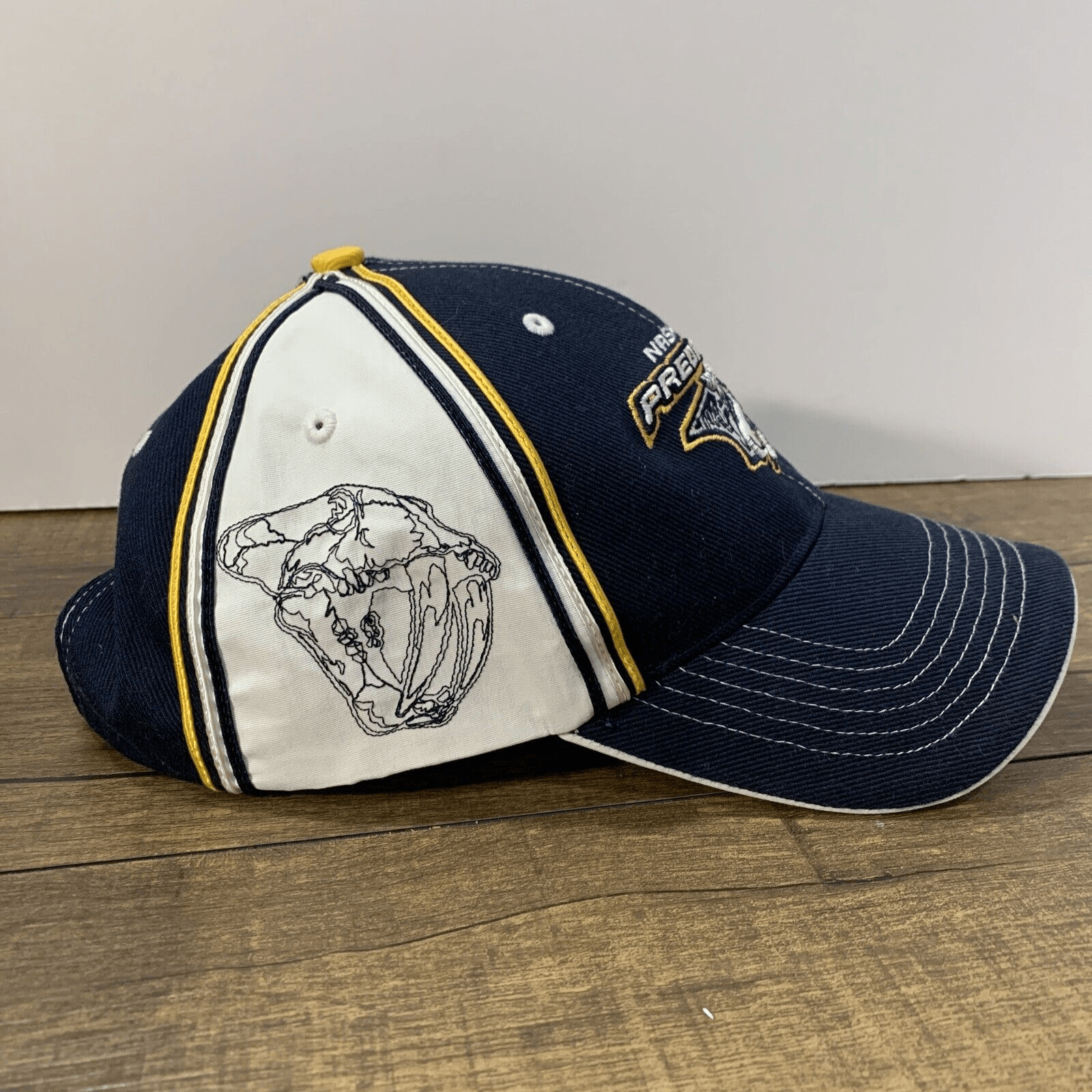 Nashville Predators Hat Cap Fan Favorite NHL Snapback Sabre Tooth Tiger ...