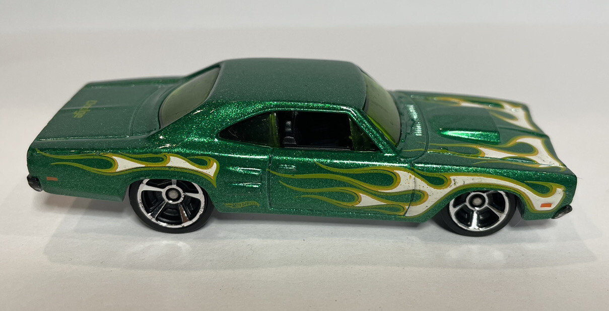 2016 Hot Wheels Dodge Coronet '69 Super Bee L9920/H-41 Green Metal Die ...