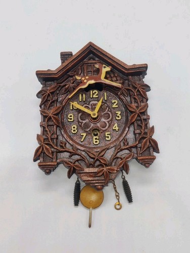 Vintage LUX Waterbury Antique Cuckoo Clock Rudolph The Reindeer | eBay