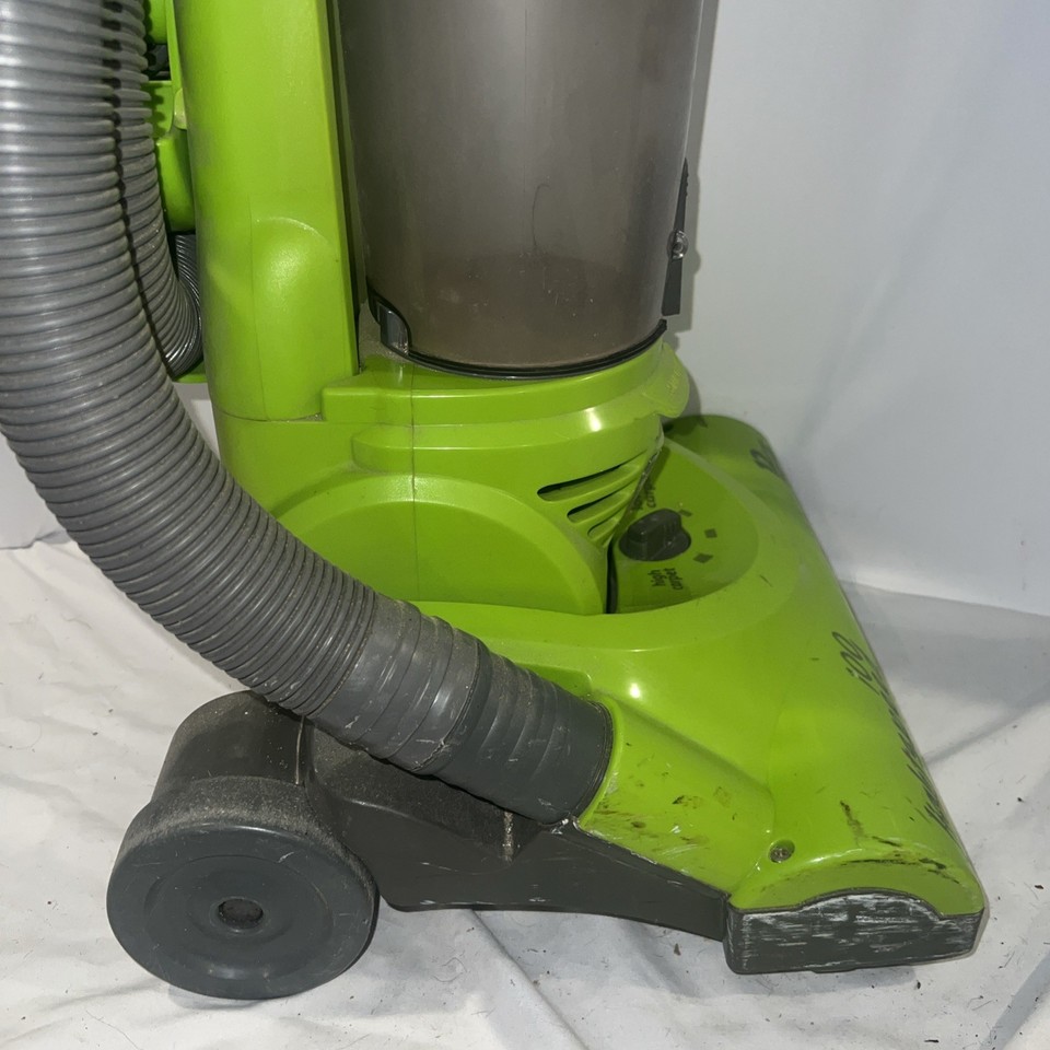 RARE Vintage Eureka Lightspeed 12 Amps Upright Vacuum Cleaner Model ...
