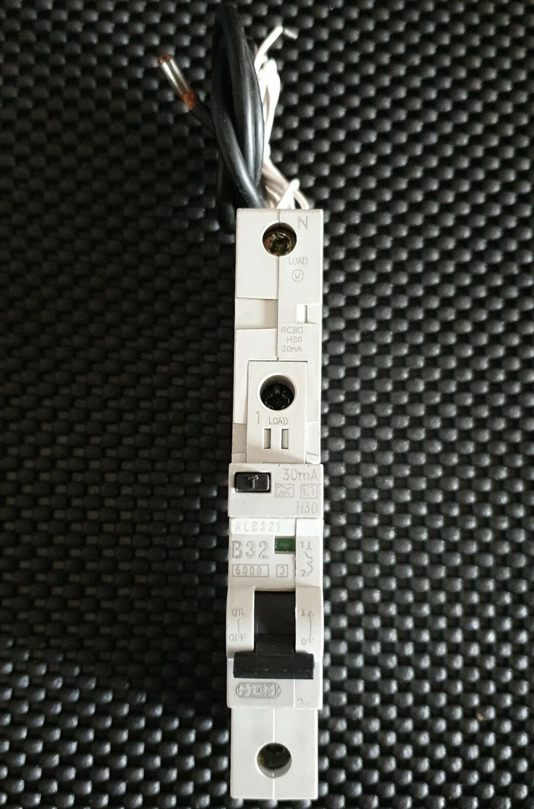 MEM ALB321 MEMSHIELD 2 TYPE B 6KA RCBO MR30 RCBO POD/ALB321 32 AMP ...