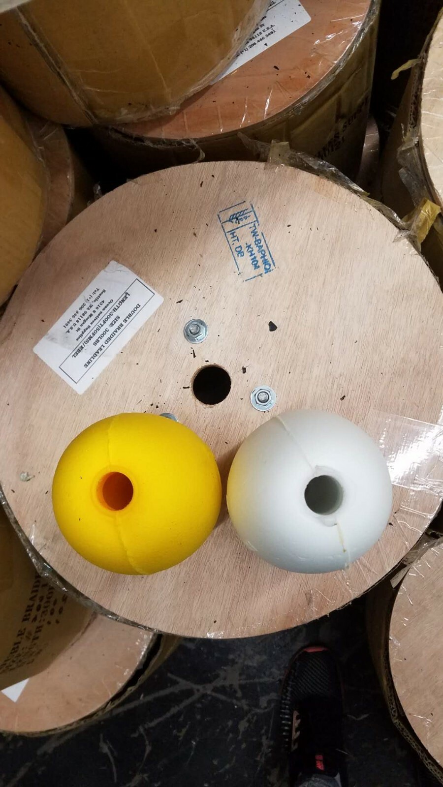 Fishing net floats, sell by bag ( 100 pics) White / Premium Fishing ...