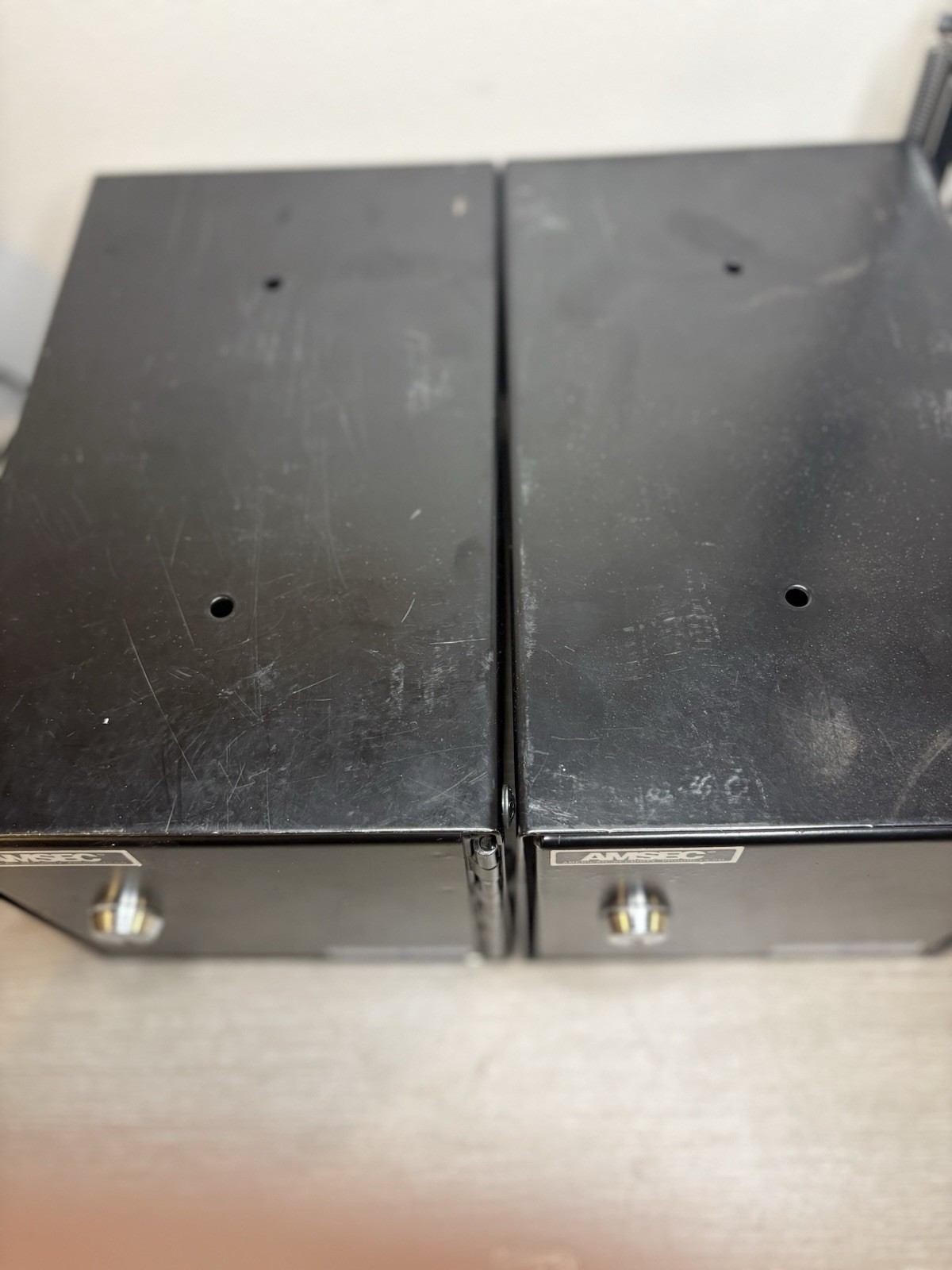 AMSEC TB0610-1T Under counter Safe, 7-Pin Radial Key Camlock, Steel Set ...