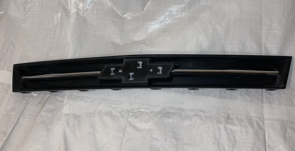 2018-2020 TRAX Front Bumper Radiator Upper Grille Molding OEM | eBay