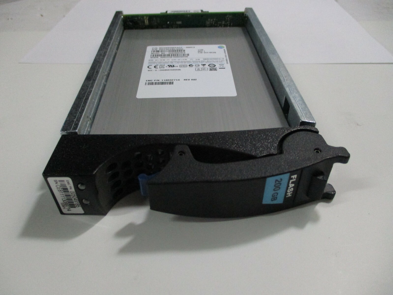 EMC 005049185 200GB Flash Drive 118032714 Rev A02 MZ3S9200XACP-000C3 ...