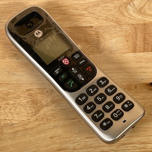 Motorola Silver Handheld Battery-Powered Digital Cordless Telephone ...
