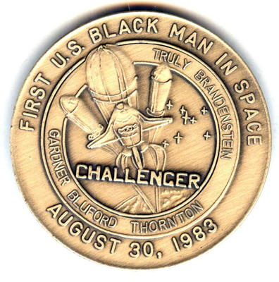N008 NASA SPACE SHUTTLE COIN / MEDAL, CHALLENGER, STS-8,1st BLACK MAN ...