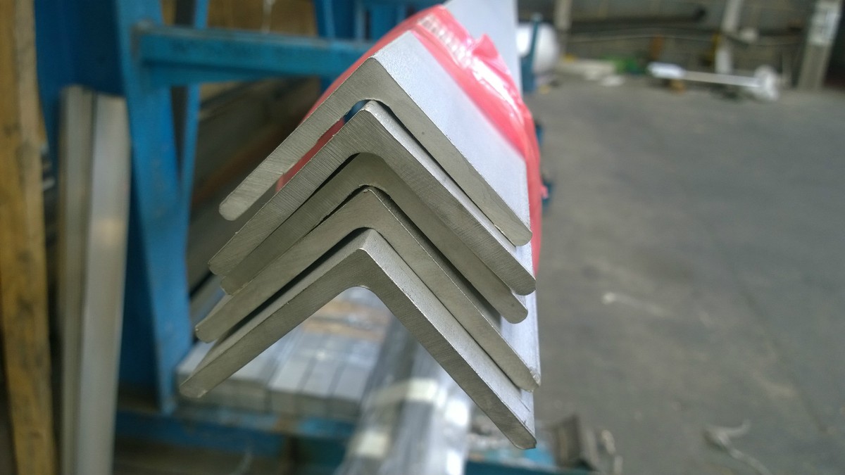Stainless Steel Angle Bar