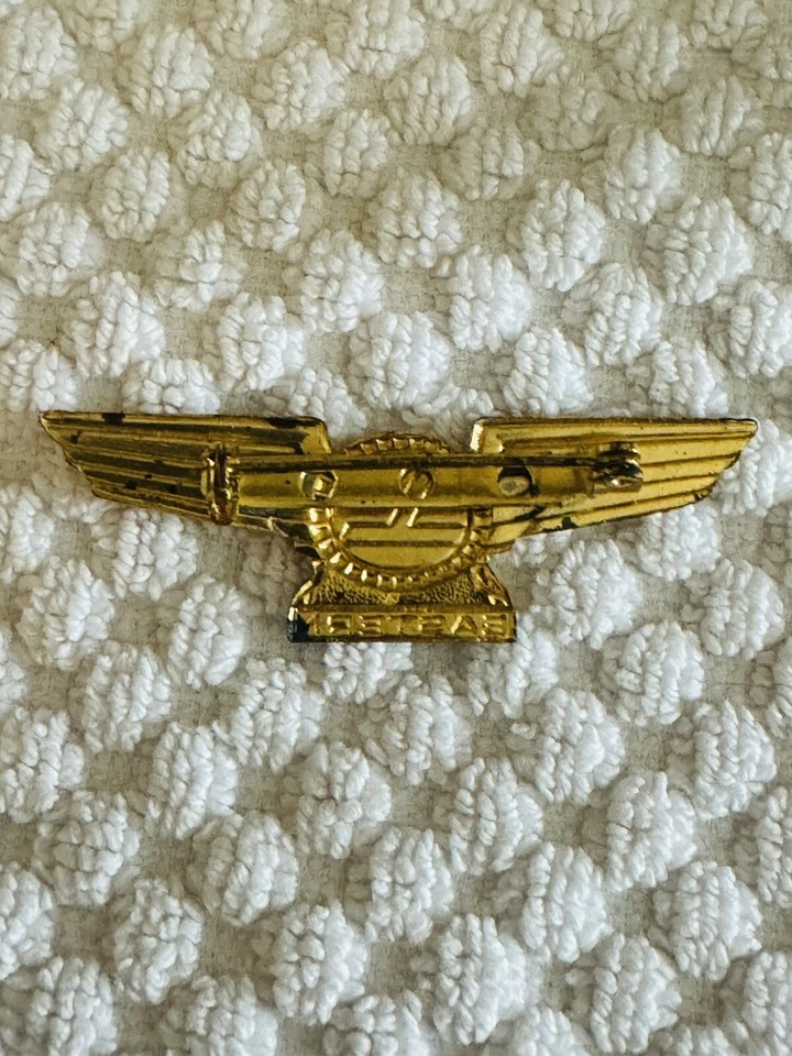 VINTAGE 1960’s Eastern Airlines Pilot Wings Pin - Metal | eBay
