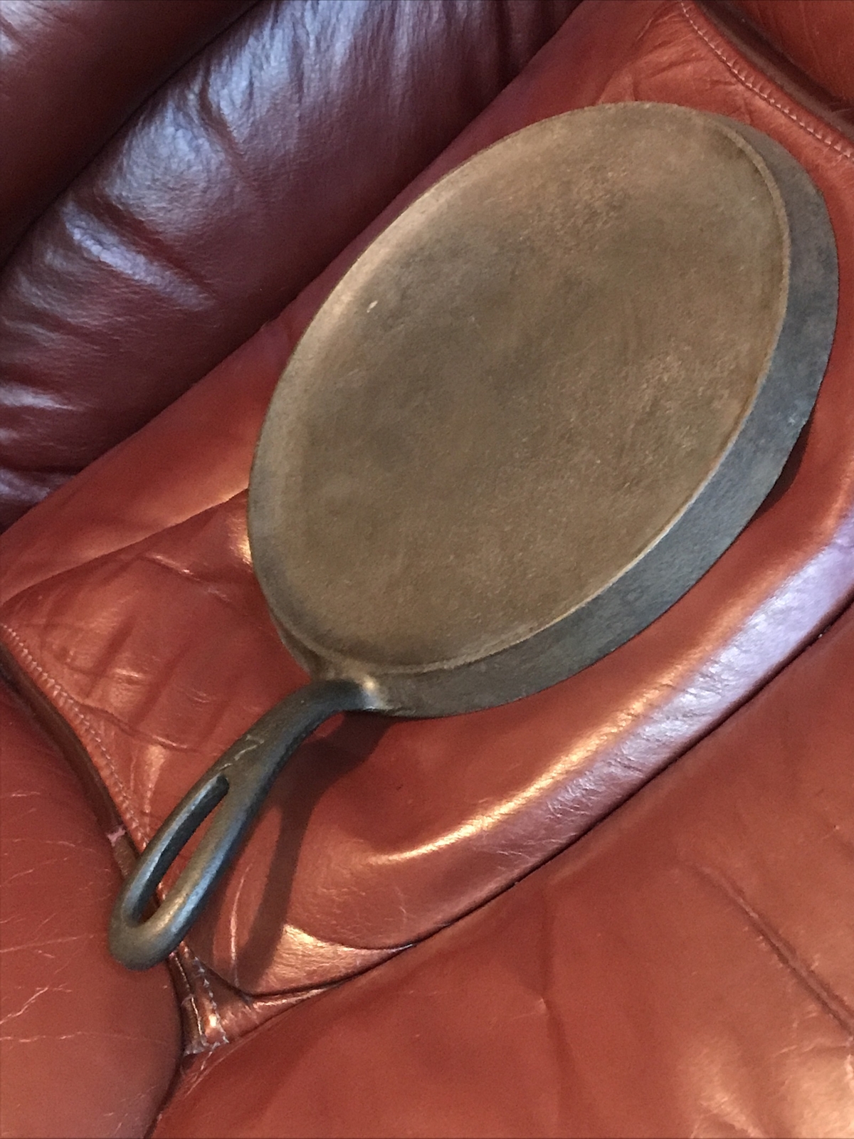 GRISWOLD CAST IRON #7 GRIDDLE 607 LARGE BLOCK LOGO - Chunk Missing On ...