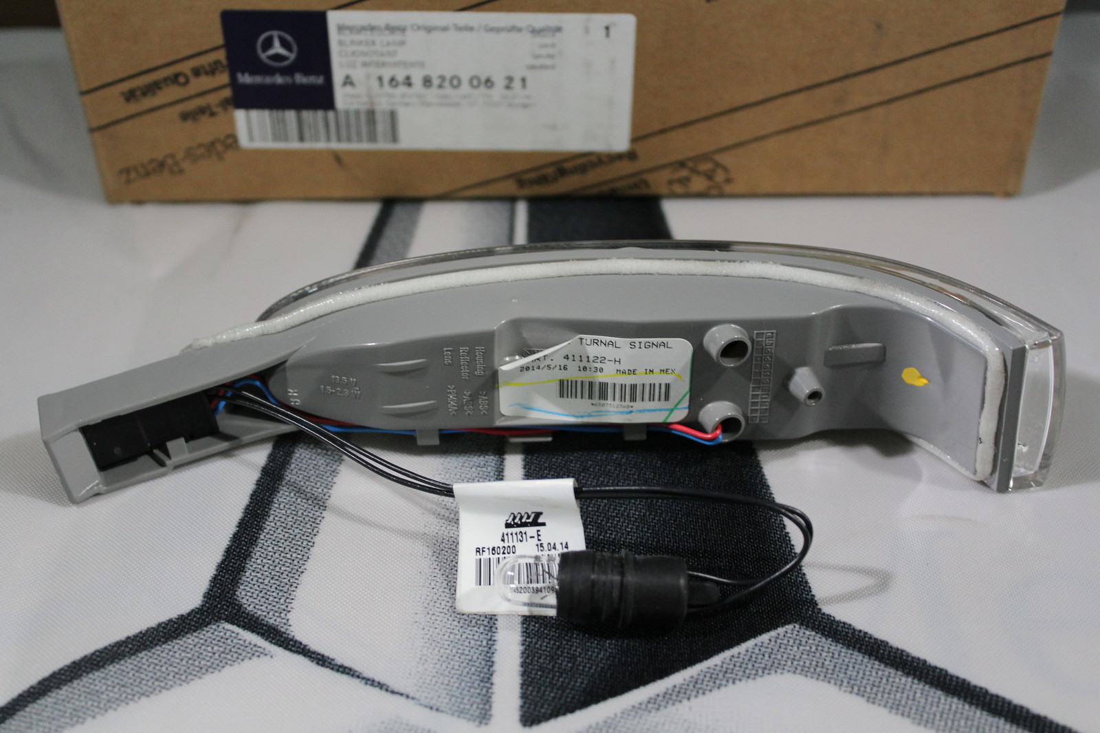 Genuine Mercedes-Benz W164 ML GL R-Class RH Blinker Indicator Lens ...