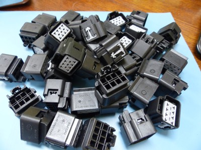 Delphi 15326924 Qty of 50 per Lot Automotive Connectors 8P FM BLK CONN ...