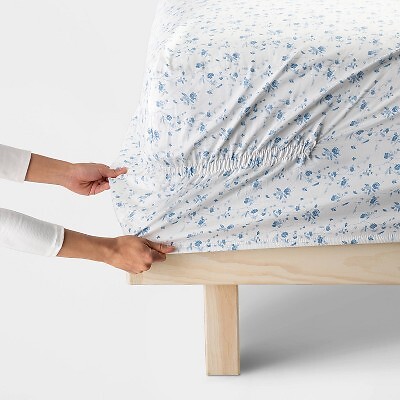 Queen 400 Thread Count Floral Cotton Sheet Set White/Blue - Threshold
