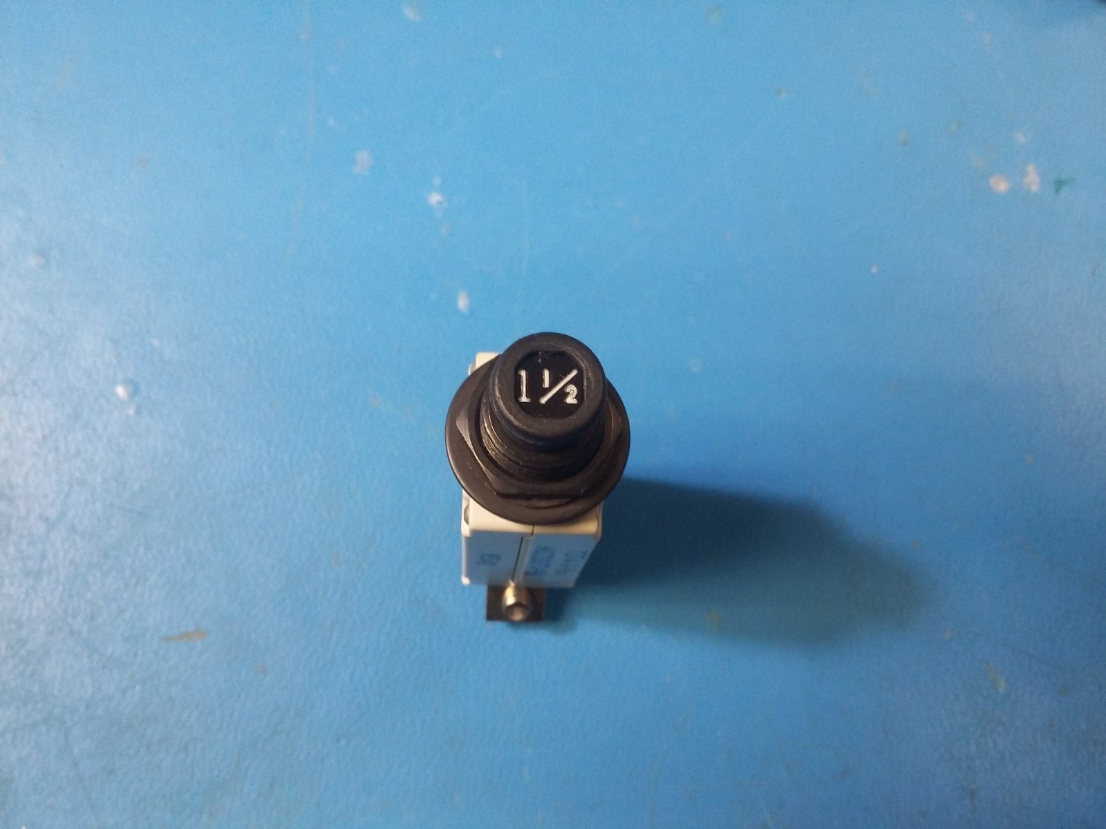 MS22073-1-1/2, Circuit Breaker 1and a half Amps, Panel Mount (Locate E8 ...