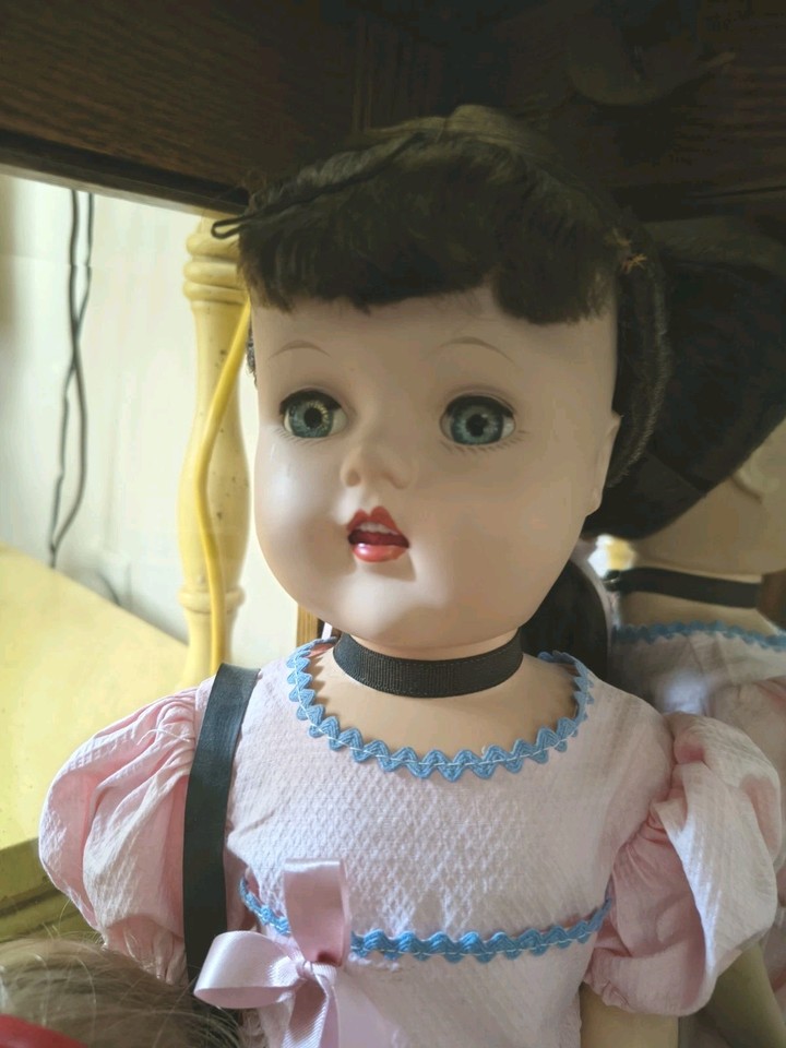 USA Vintage 18" LuAnn Simms, Walker, W/ Blue Sleep Eyes Beautiful Doll ...