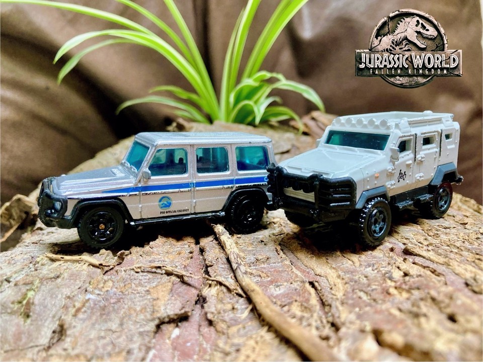 Matchbox Die Cast Jurassic World Vehicles, 2017 Mercedes & Textron ...