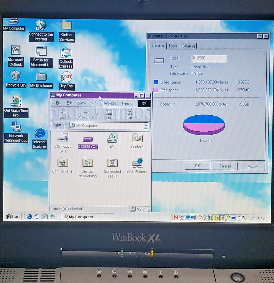 Vintage Winbook XL Laptop Pentium 233 MMX, bag and manual, Windows 95C ...