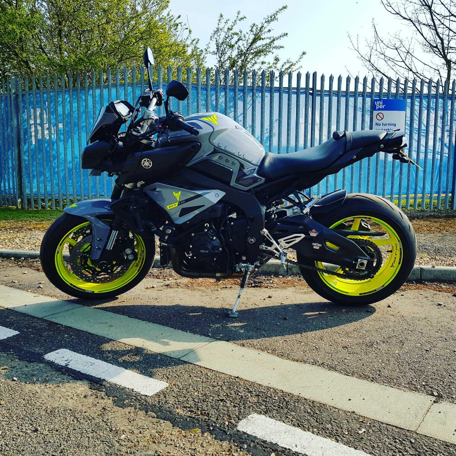 1x Fluro Yellow MT-07 MT-09 MT-10 Logo 150mm X 125mm Stickers Most ...