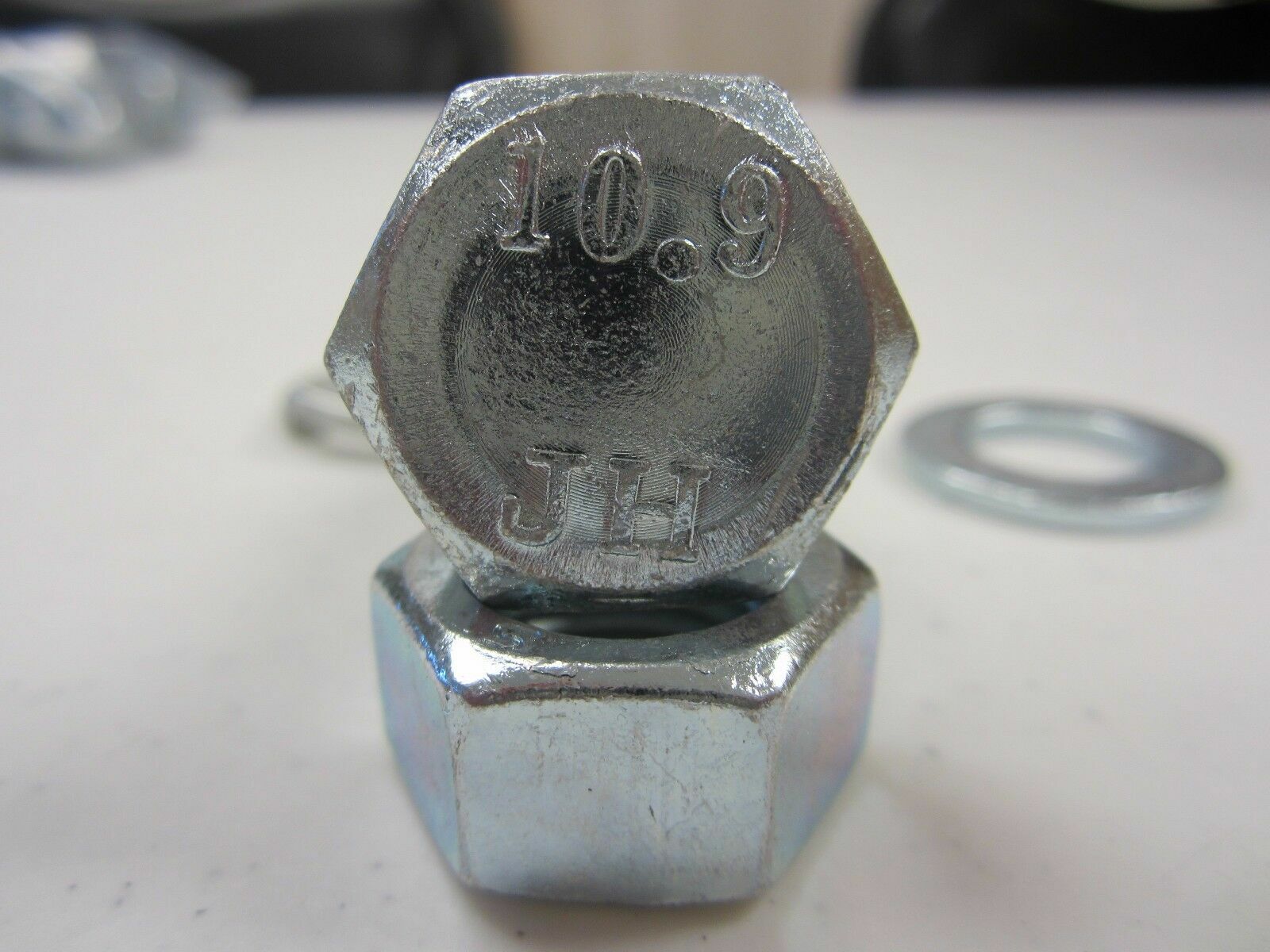 3740 Piece Metric Class 10.9 Bolt, Hex & Lock Nut Assortment With 40 ...