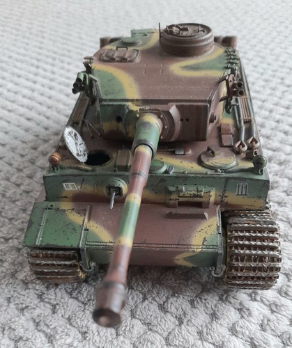 German ww2 Elite Division 1/35 scale Tiger Tank, built and painted ...
