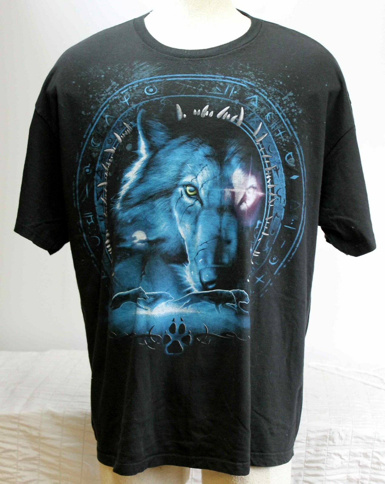 Delta Black shirt Blue Wolf Native Symbols Running Pa… - Gem