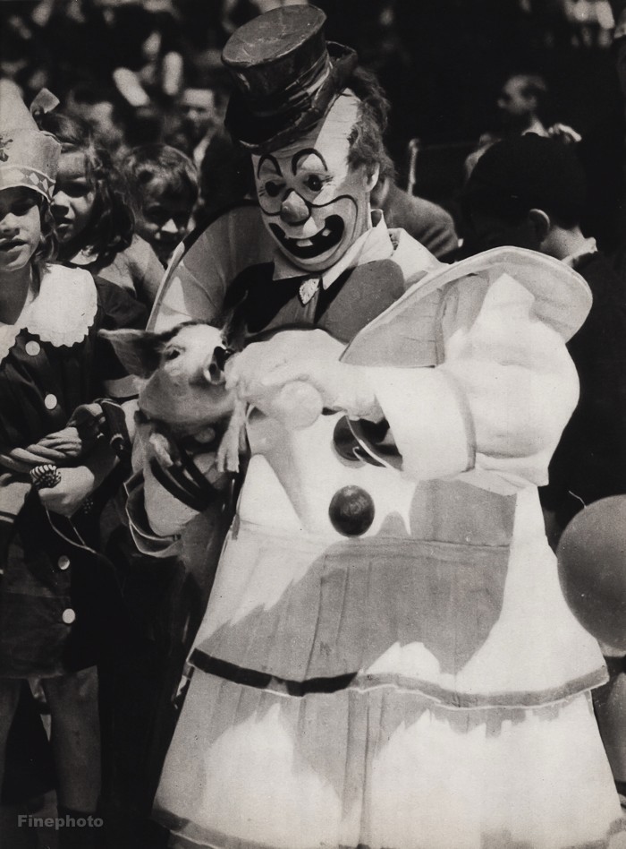 1940s Vintage CIRCUS CARNIVAL Clown Feeding Baby Pig Ringling Large ...