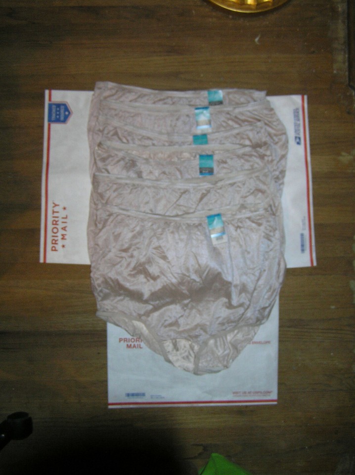 VANITY FAIR RAVISSANT TAILORED BRIEF FAWN NYLON w/COTTON PANEL SZ 9/2XL ...