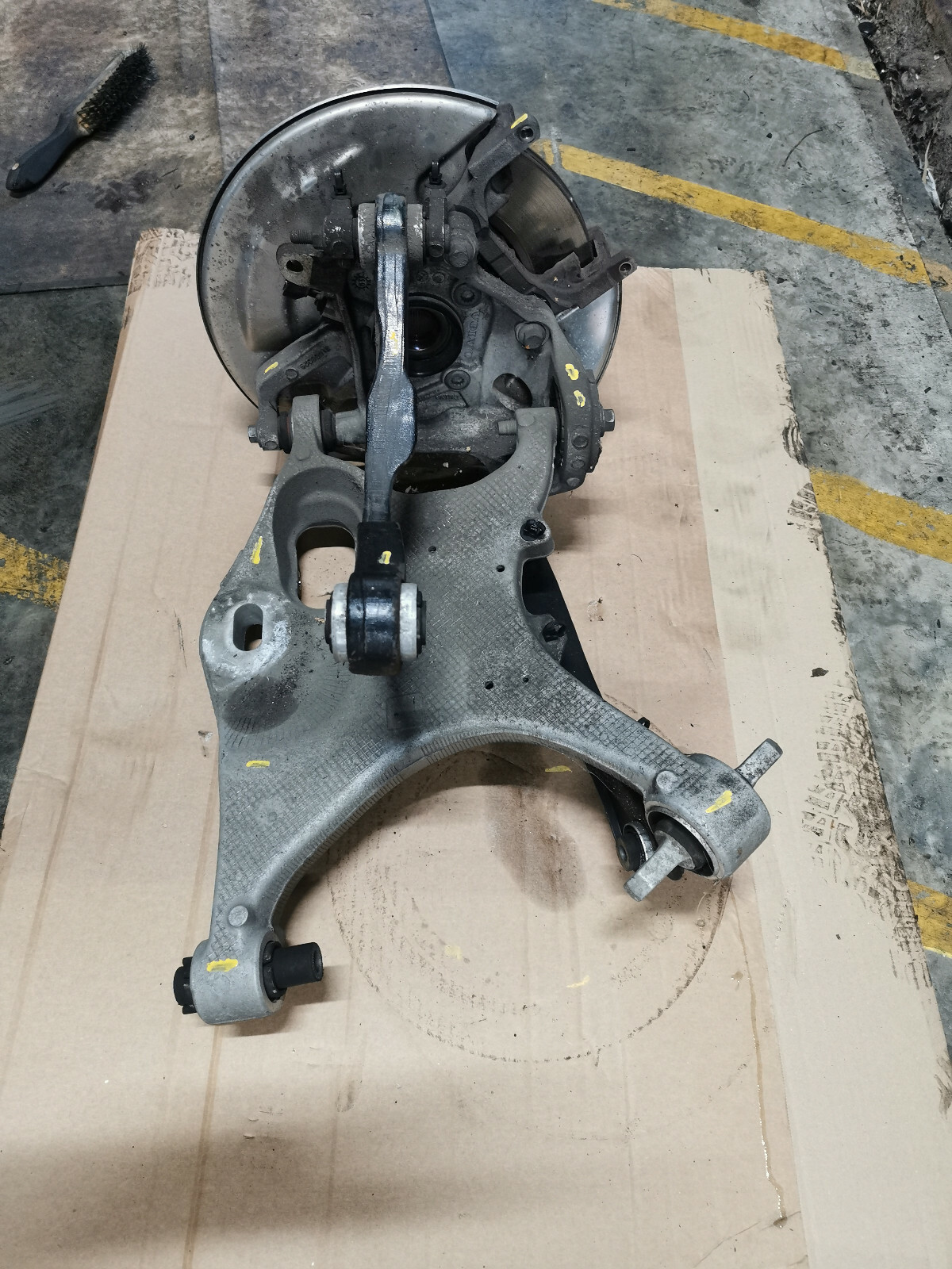 LEVC TX VISTA 2019 1.5 HYBRID REAR SUSPENSION HUB LEG N/S/R PASSENGER ...